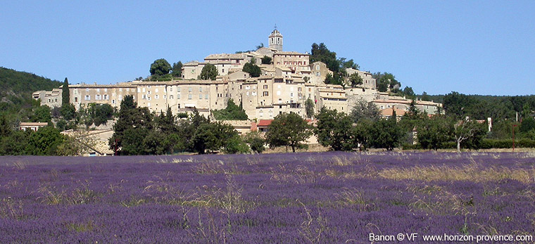 Banon village en Haute Provence & la Fête du Fromage | Photos Horizon ...