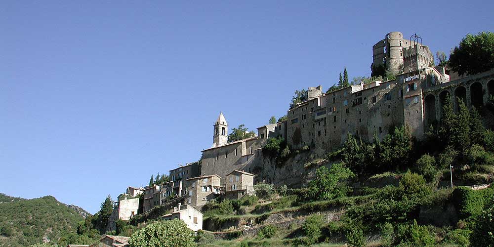 Montbrun-les-bains en Drôme provençale | Photos Horizon Provence